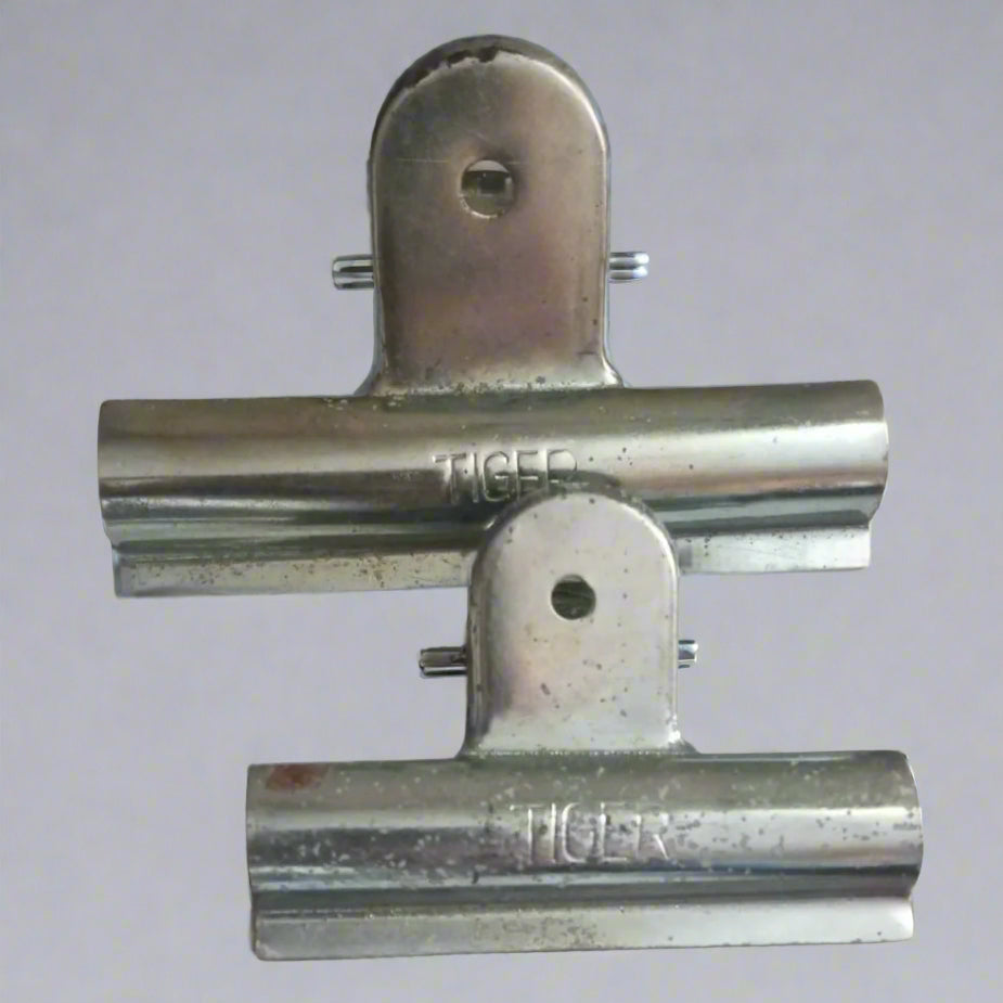 Flipchart Clip/Clamp – Crayons Corp